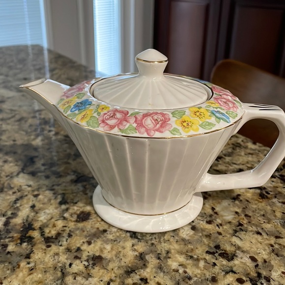 Sadler | Kitchen | Vintage Sadler England Teapot Floral Pattern Cute ...
